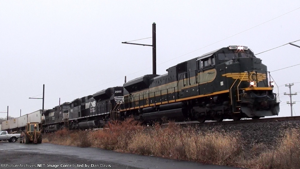 NS SD70ACe 1068 "Erie" leads 24K